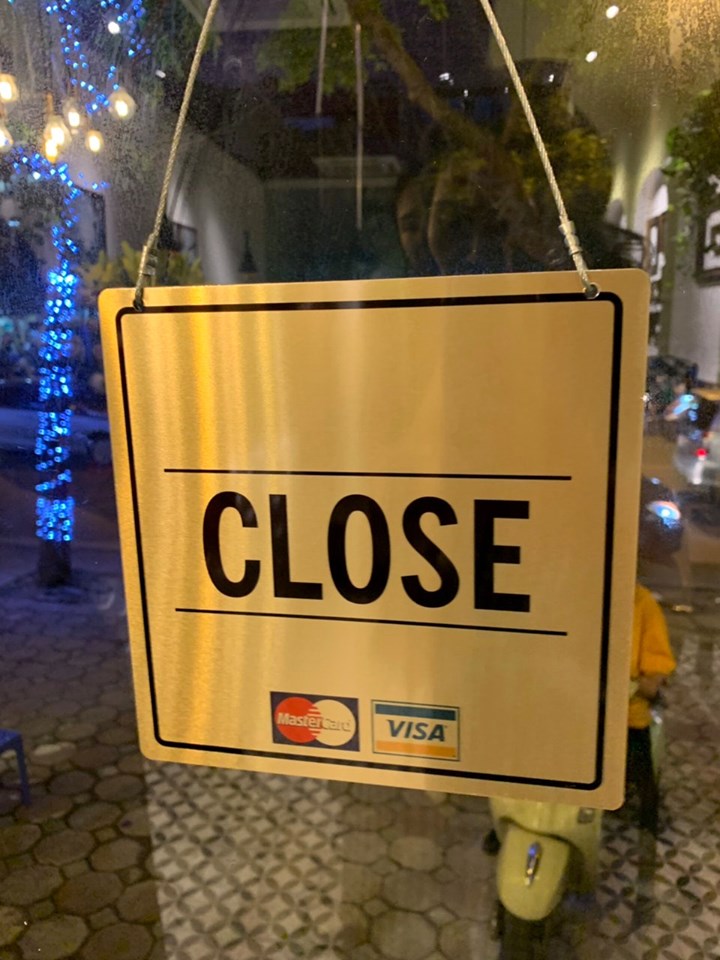 Biển closed và open treo trước cửa - Quảng Cáo Sắc Màu